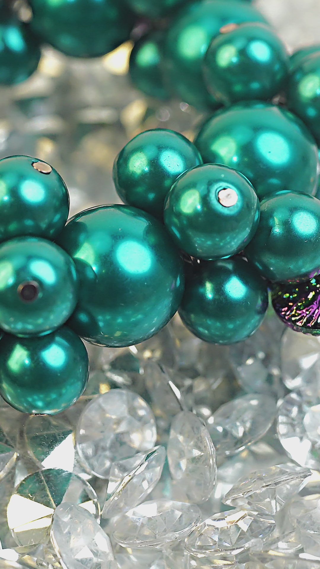 Amora Pearl Heart Stretch Bracelet - Rainbow Teal | Sassy Jones